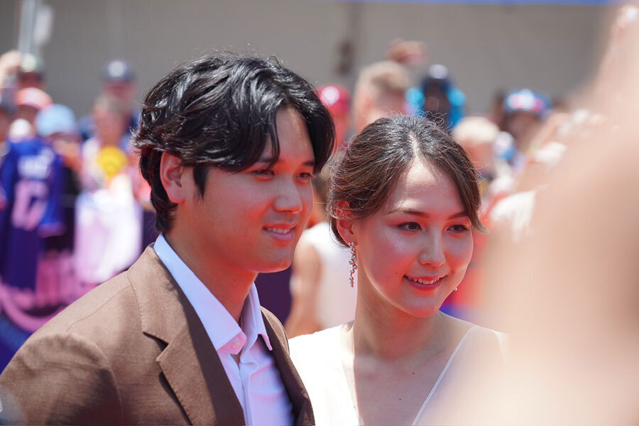 「ハリウッド女優のように美しい」と話題！真美子さんのレッドカーペット・パンツドレスの値段は約11万円 : Japan Daily News ...